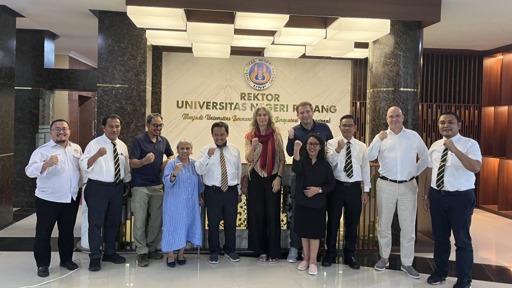 VDMI Scholarship Open Application for 2025/2026 – Van Deventer-Maas ...